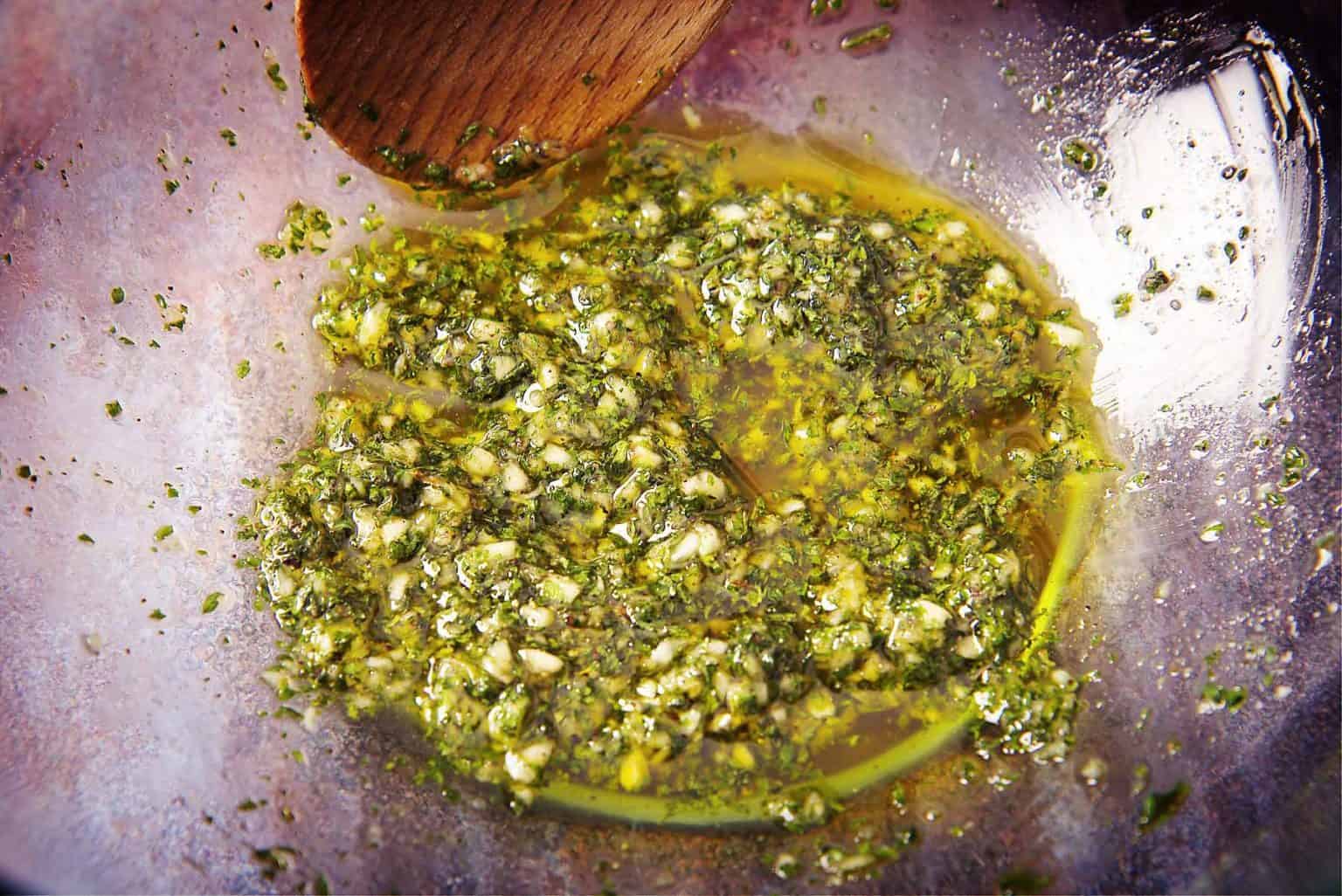 Easy Vegan Garlic Croutons, tasty and crunchy! - Especially Vegan